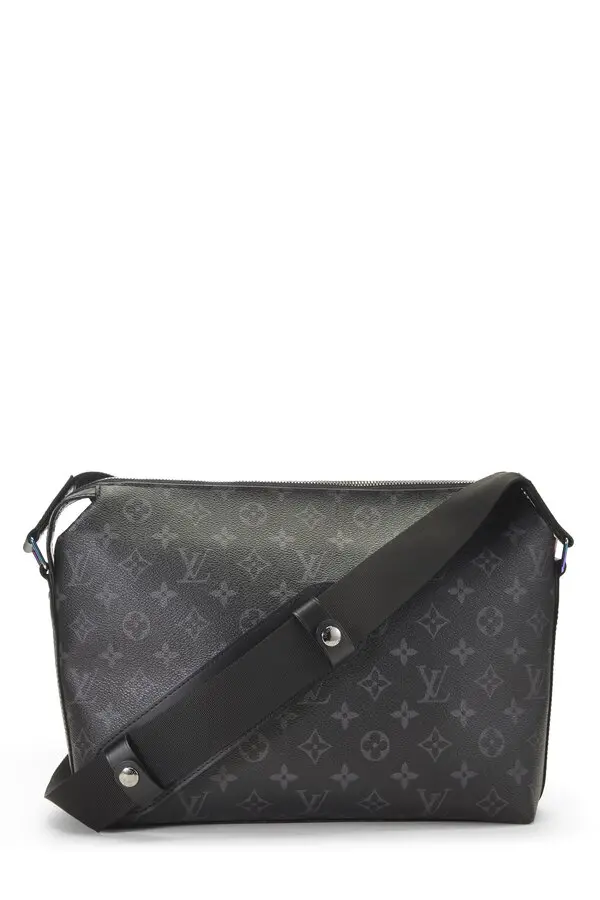 LOUIS VUITTON Fragment X Monogram Eclipse Messenger