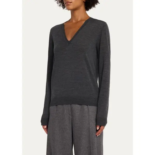 6397 Perfect V-neck Wool Sweater