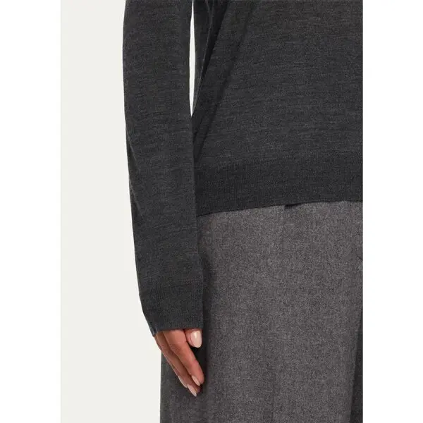 6397 Perfect V-neck Wool Sweater