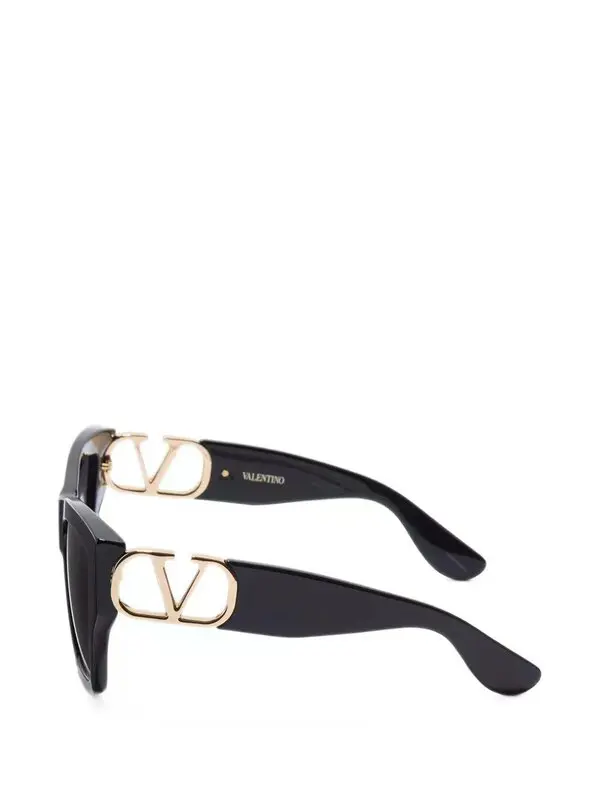 Valentino Garavani Vlogo-plaque Oversized Cat-eye Sunglasses