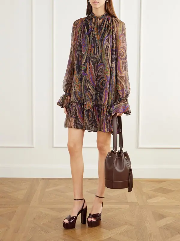 GIANVITO ROSSI Sienna Tasseled Leather Drawstring Bucket Bag