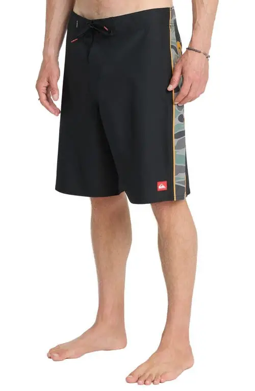 Quiksilver Young Guns Nomad Print Board Shorts