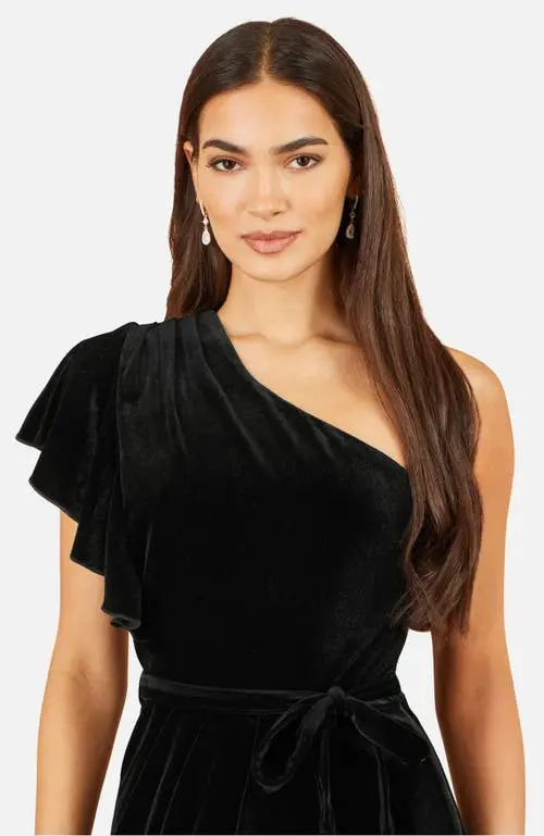 YUMI Velvet One Shoulder Midi Dress