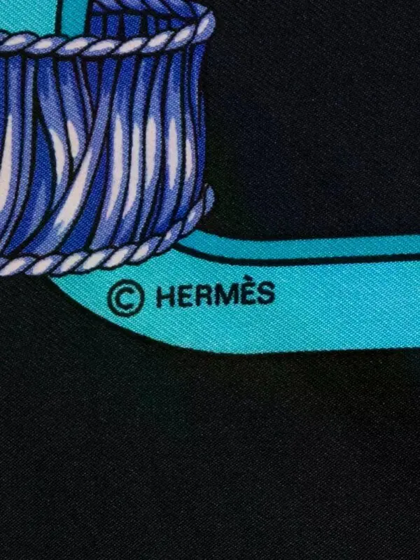 Hermès Regina Floral-print Scarf - Black