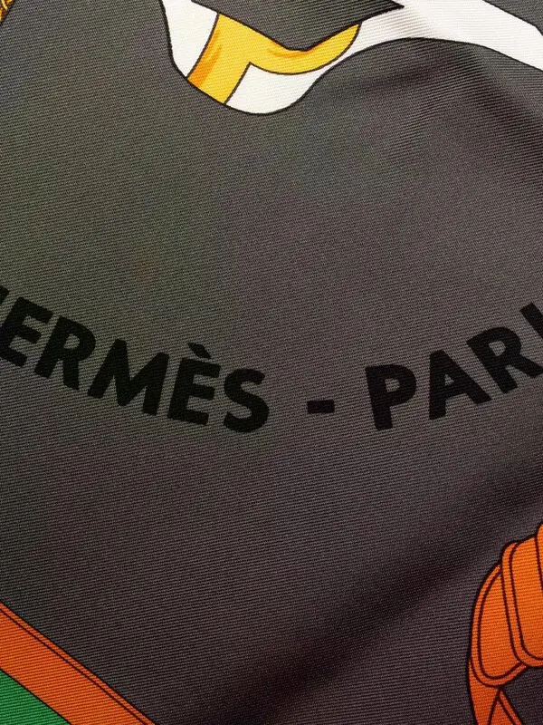 Hermès 2000-2026 Tout En Carre Silk Scarf 90 Scarves