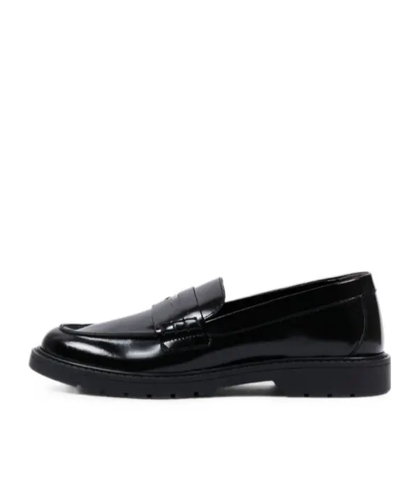 Fendi Logo-plaque Leather Loafers