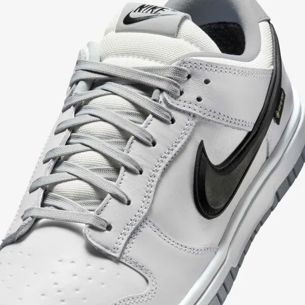 Nike Color-blocked Low-top Sneakers