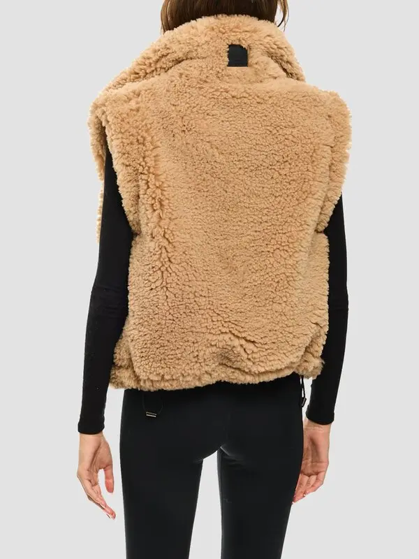 Sam. Sherpa Vest