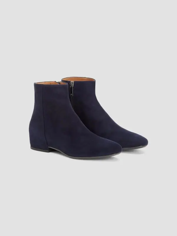 Aquatalia Ulyssa Suede Booties