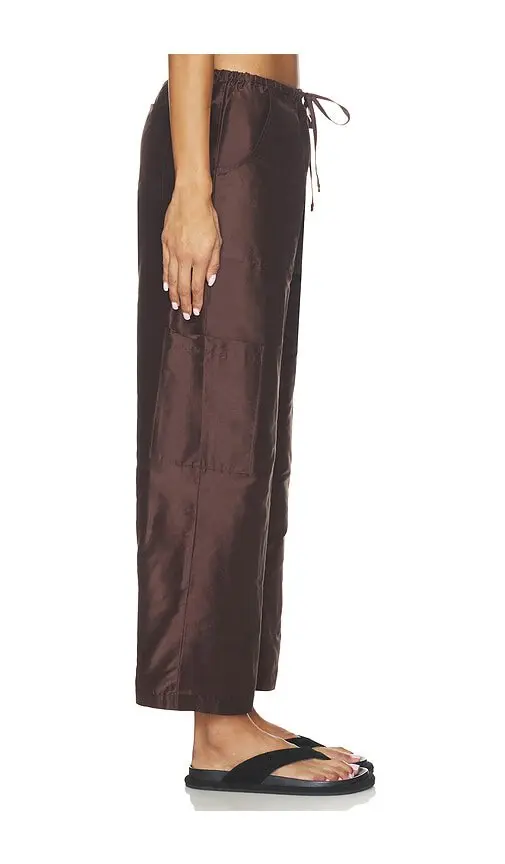 Donni. The Taffeta Drawstring Cargo Pant In Chocolate