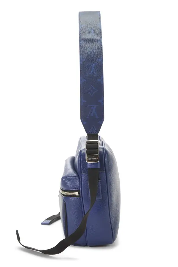 LOUIS VUITTON Taigarama Outdoor Messenger