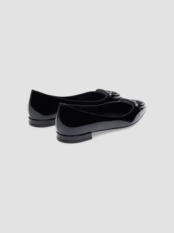 STUART WEITZMAN Veryvinnie Patent Leather Ballet Flats