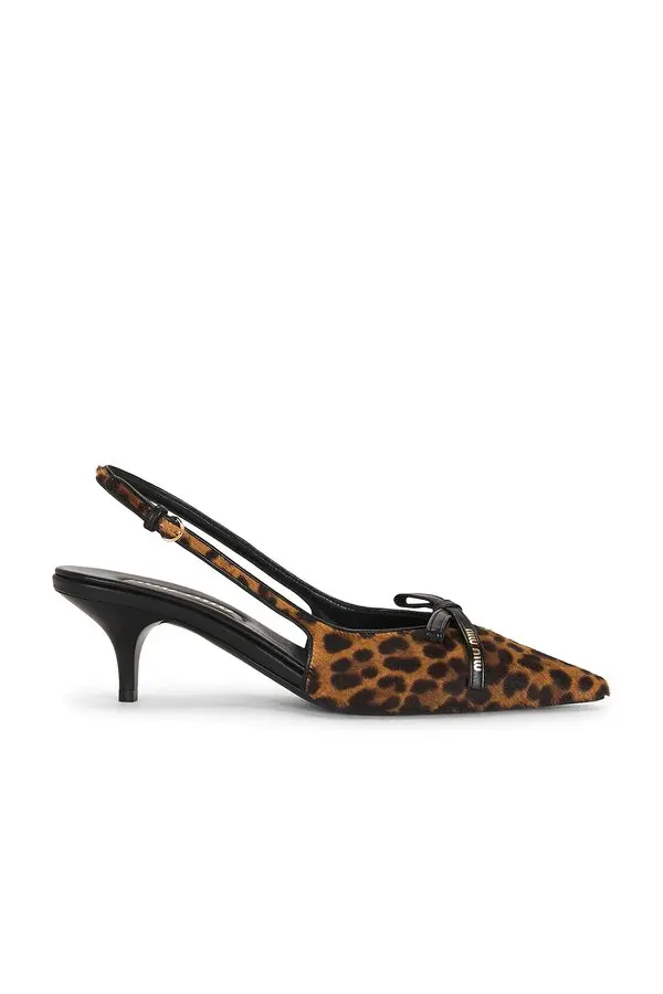 Miu Miu St. Leopardo Modellerie Kitten Pump In Brown - Miele