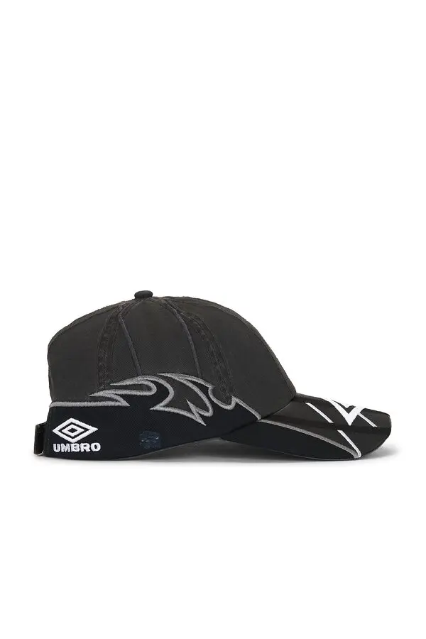 UMBRO Goalkeeper Cap In Grey