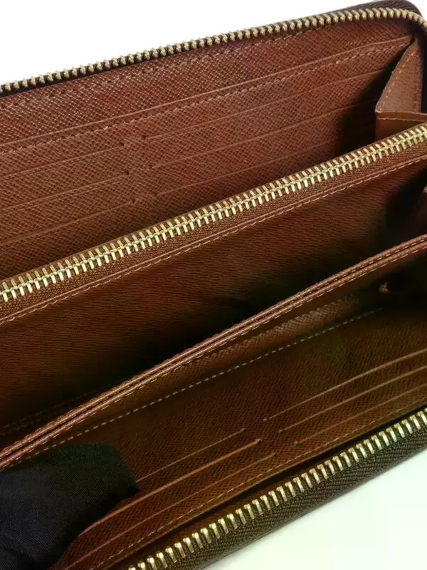 LOUIS VUITTON Monogram Zippy Wallet