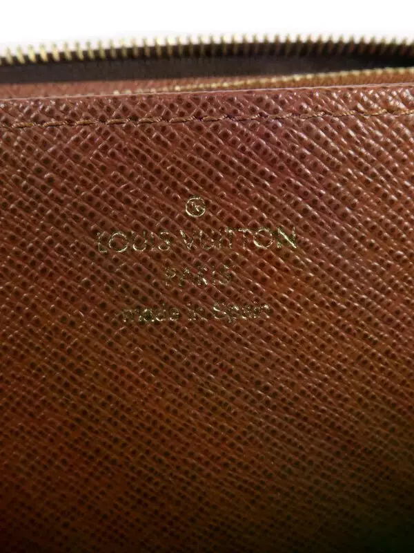 LOUIS VUITTON Monogram Zippy Wallet