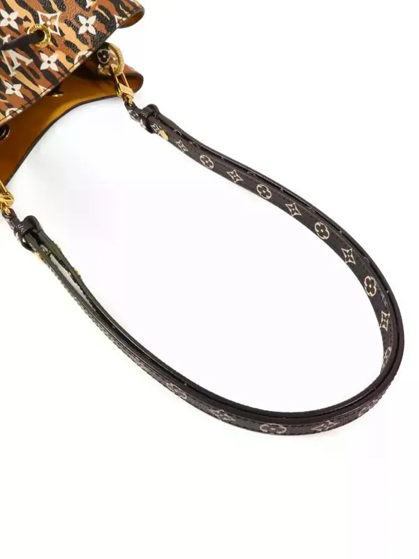 LOUIS VUITTON Mm Monogram Jungle Neonoe Shoulder Bag