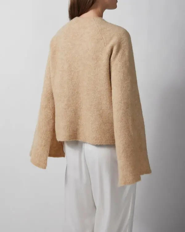 WAKAKUU Sweater Erin