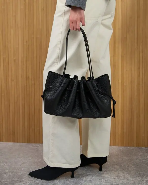 Yuzefi Shoulder Bag Scallop Pebble Grain Leather - Black