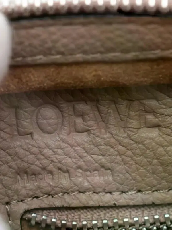 Loewe 2010-2026 Leather Amazona 23 Satchel