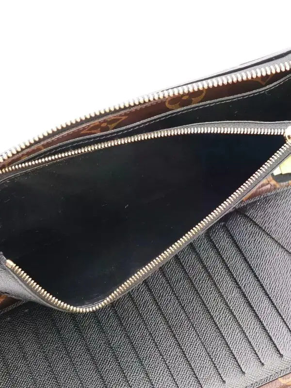 LOUIS VUITTON 2015 Retiro Monogram Travel Case