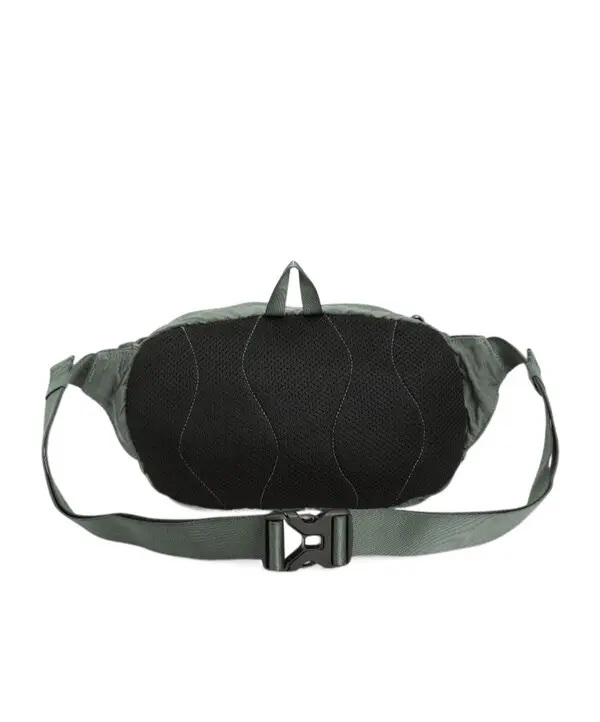 C.P. COMPANY Lens Detail Zipped Messenger Bag - Black