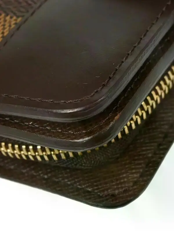 LOUIS VUITTON Damier Compact Zip Wallet