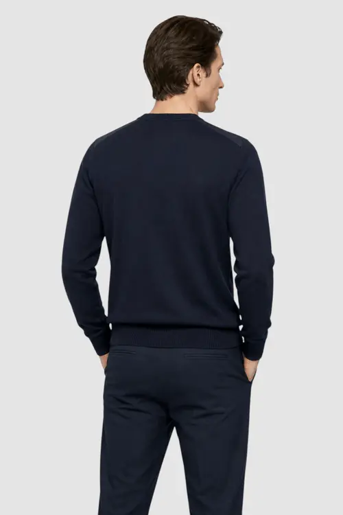 GARNET Regular-fit Classic Crewneck Sweater