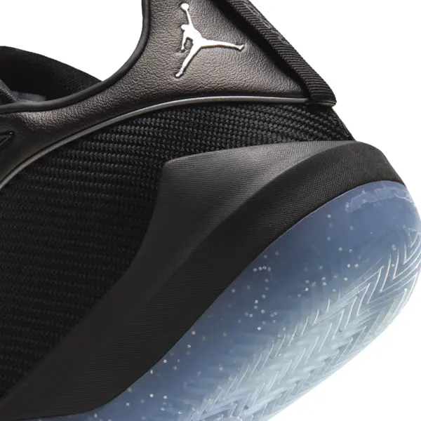 JORDAN Triangle Basketball Shoes