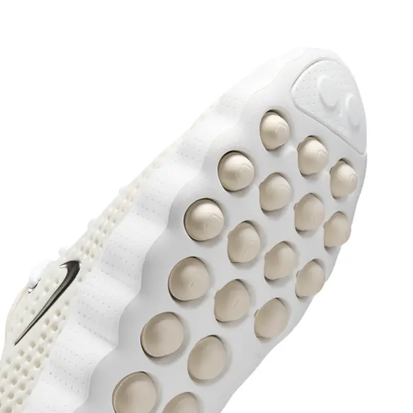Nike Mind 002 Pregame Shoes