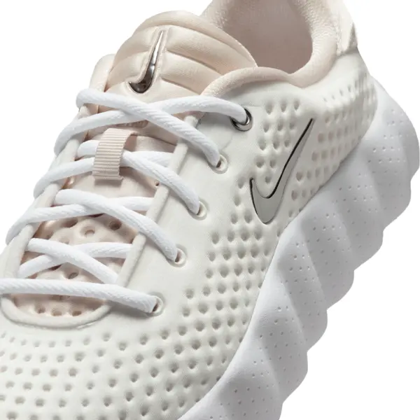 Nike Mind 002 Pregame Shoes