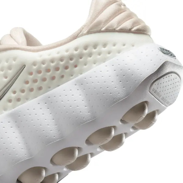 Nike Mind 002 Pregame Shoes
