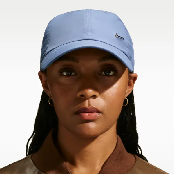 Nike Dri-fit Club Unstructured Metal Swoosh Cap