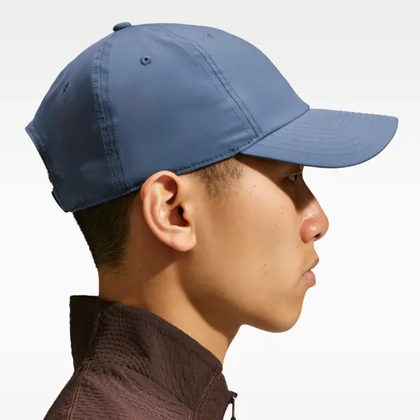 Nike Dri-fit Club Unstructured Metal Swoosh Cap