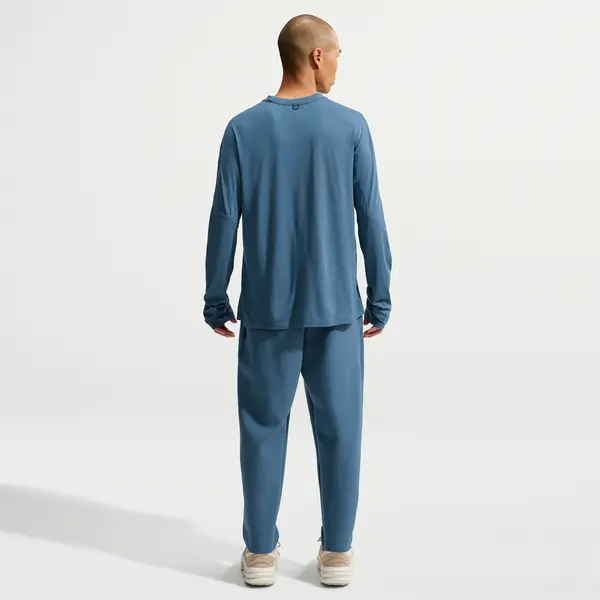 Nike 24.7 Impossiblysoft Light Dri-fit Long-sleeve Top