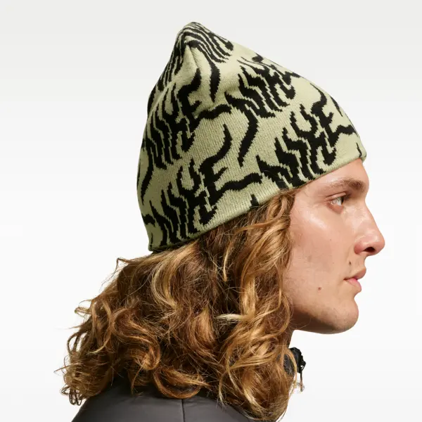 Nike Peak Uncuffed Graphic Beanie