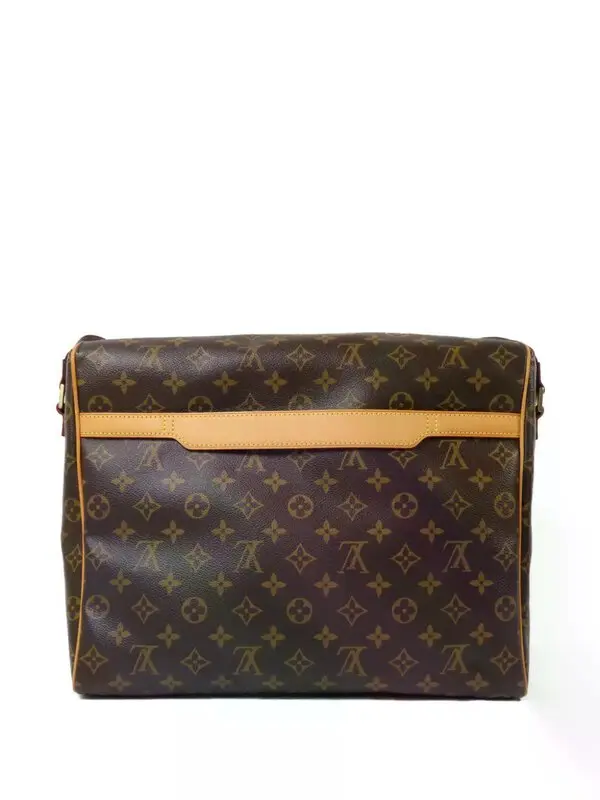 LOUIS VUITTON Beaubourg Messenger Bag