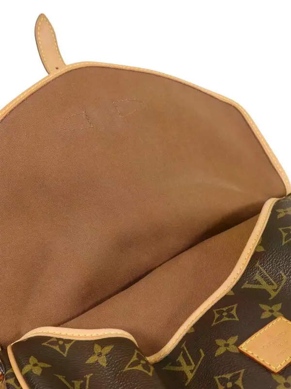 LOUIS VUITTON 30 Saumur Monogram Shoulder Bag