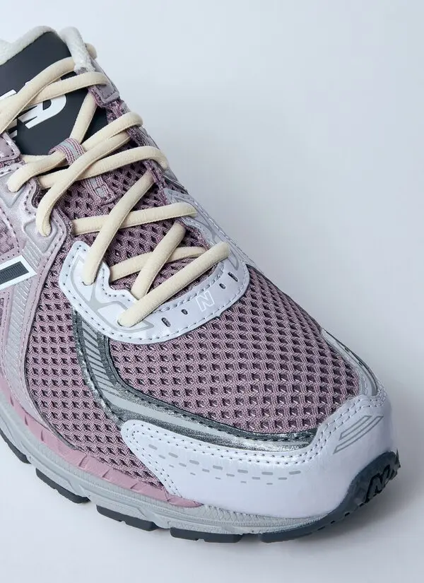 NEW BALANCE 860v2 Sneakers