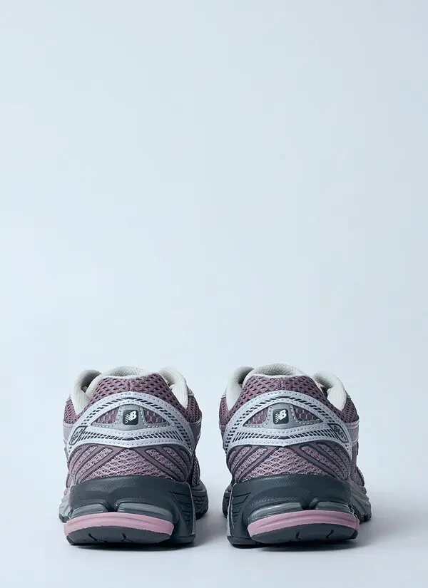 NEW BALANCE 860v2 Sneakers