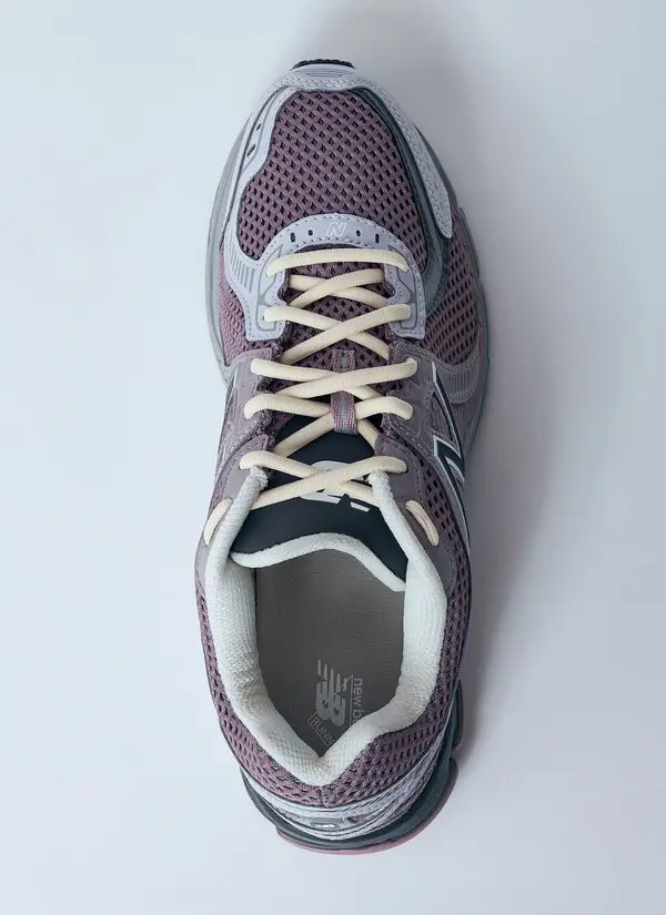 NEW BALANCE 860v2 Sneakers