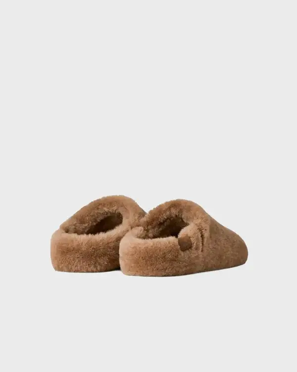 UGG Slipper Elea Fluffed