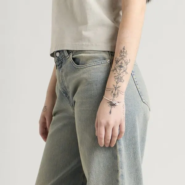 TWOJEYS Icon Clasp Bracelet