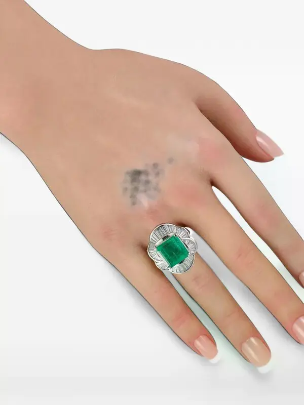 LB EXCLUSIVE Emerald And Diamond Ballerina Ring - Silver