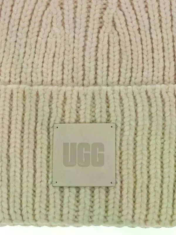 UGG Logo-patch Ribbed-knit Beanie Hat
