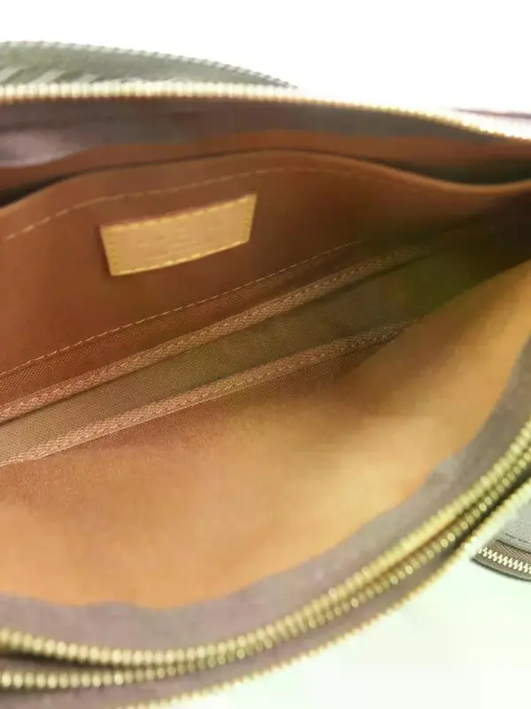 LOUIS VUITTON Multi Pochette Accessoires Clutch Bag