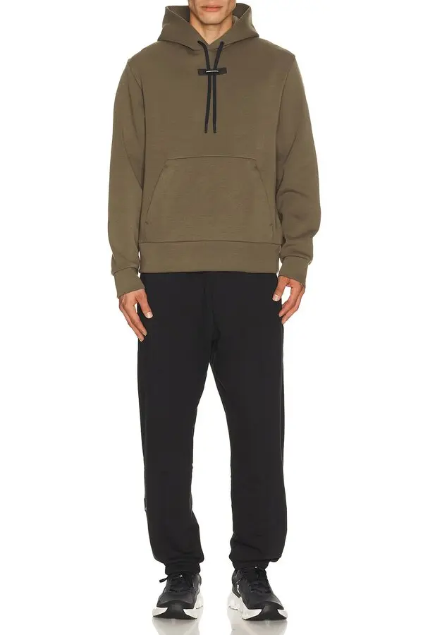On Focus Tech Hoodie In Brown