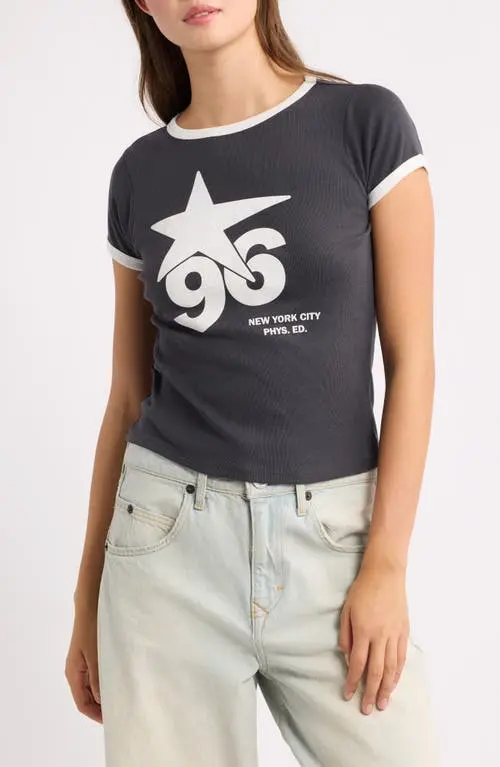 VINYL ICONS 96 Star Graphic Ringer T-shirt