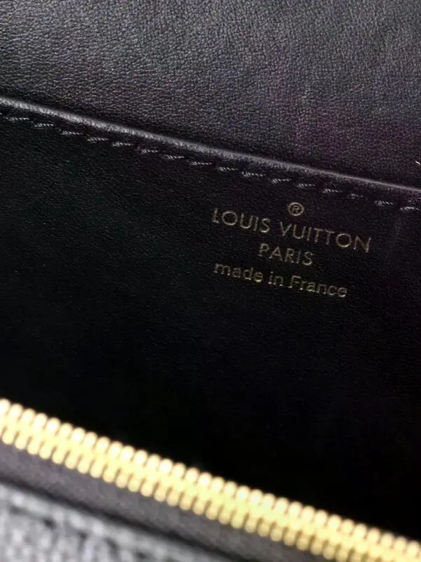 LOUIS VUITTON Vivienne Nm Handbag Leather Shoulder Bag