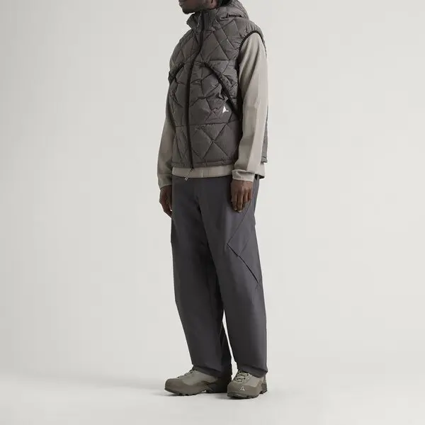 ROA Nuna 800 Fill Power Pinstriped Down Vest